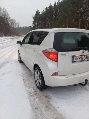 Balts Toyota Verso-S 2012 Ukmergė, ar dzinēja tilpumu 1.40 L un nobraukumu 177 tūkst. km par 4999 €, foto 6 vietnē AUTOMOTO.COM.LV