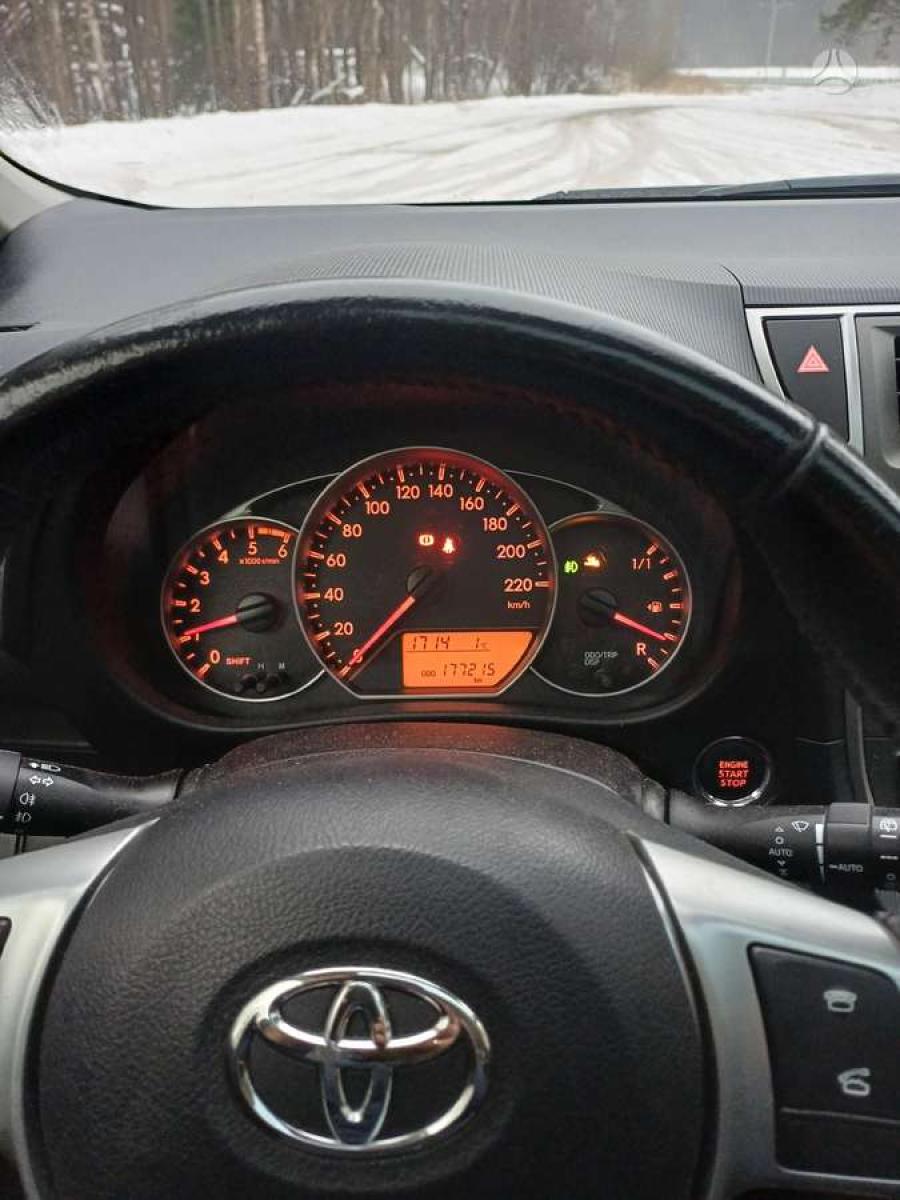 Balts Toyota Verso-S 2012 Ukmergė, ar dzinēja tilpumu 1.40 L un nobraukumu 177 tūkst. km par 4999 €, foto 17 vietnē AUTOMOTO.COM.LV