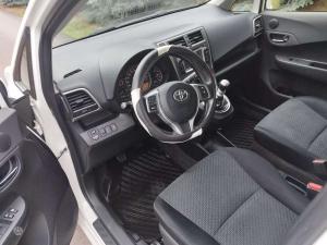 Balts Toyota Verso-S 2013 Utena, ar dzinēja tilpumu 1.36 L un nobraukumu 221 tūkst. km par 4600 €, foto 6 vietnē AUTOMOTO.COM.LV