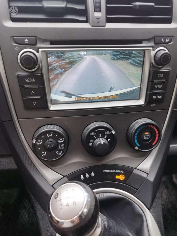White Toyota Verso-S 2013 in Utena, with an engine capacity of 1.36 L and mileage of 221 thousand km for 4600 €, photo 8 on AUTOMOTO.COM.LV