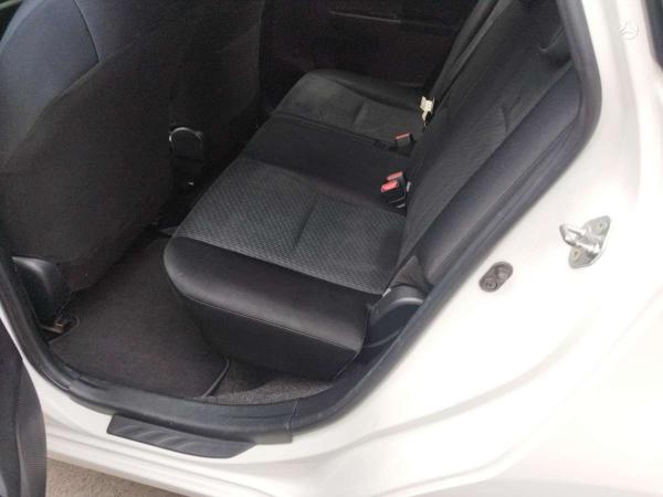 White Toyota Verso-S 2013 in Utena, with an engine capacity of 1.36 L and mileage of 221 thousand km for 4600 €, photo 9 on AUTOMOTO.COM.LV