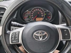 Balts Toyota Verso-S 2013 Utena, ar dzinēja tilpumu 1.36 L un nobraukumu 221 tūkst. km par 4600 €, foto 12 vietnē AUTOMOTO.COM.LV