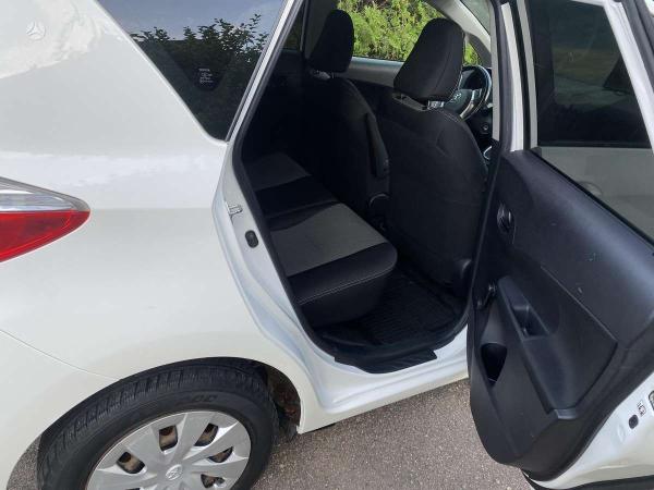 Balts Toyota Verso-S 2013 Kauņa, ar dzinēja tilpumu 1.33 L un nobraukumu 190 tūkst. km par 4900 €, foto 7 vietnē AUTOMOTO.COM.LV