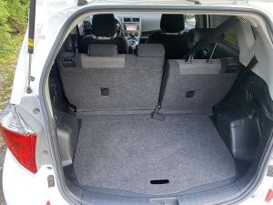 Balts Toyota Verso-S 2013 Kauņa, ar dzinēja tilpumu 1.33 L un nobraukumu 190 tūkst. km par 4900 €, foto 10 vietnē AUTOMOTO.COM.LV