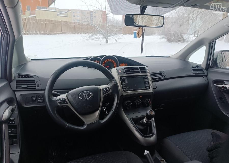 Toyota Verso 2010 Šauļi, ar dzinēja tilpumu 2.00 L un nobraukumu 320 tūkst. km par 3200 €, foto 12 vietnē AUTOMOTO.COM.LV