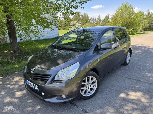 Toyota Verso 2010 Vilkaviškis, ar dzinēja tilpumu 2.20 L un nobraukumu 215 tūkst. km par 3800 €, foto 1 vietnē AUTOMOTO.COM.LV