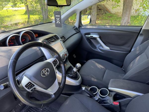 Toyota Verso 2010 Vilkaviškis, ar dzinēja tilpumu 2.20 L un nobraukumu 215 tūkst. km par 3800 €, foto 8 vietnē AUTOMOTO.COM.LV