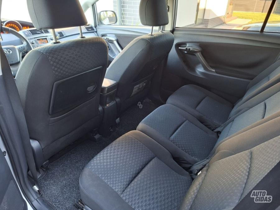 Toyota Verso 2010 Šilutė, ar dzinēja tilpumu 2.00 L un nobraukumu 280 tūkst. km par 3800 €, foto 14 vietnē AUTOMOTO.COM.LV