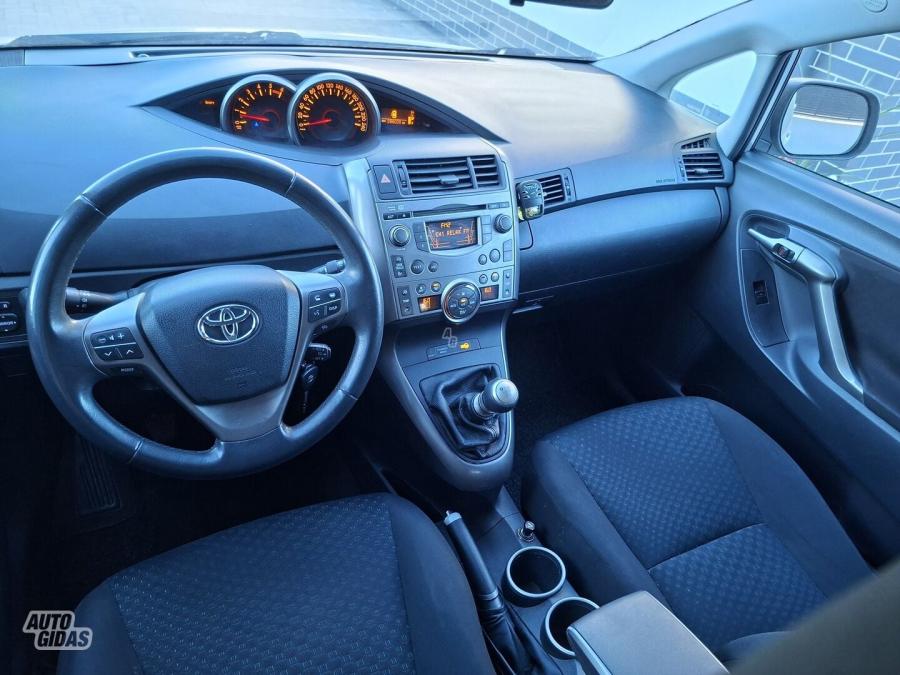 Toyota Verso 2010 Šilutė, ar dzinēja tilpumu 2.00 L un nobraukumu 280 tūkst. km par 3800 €, foto 15 vietnē AUTOMOTO.COM.LV