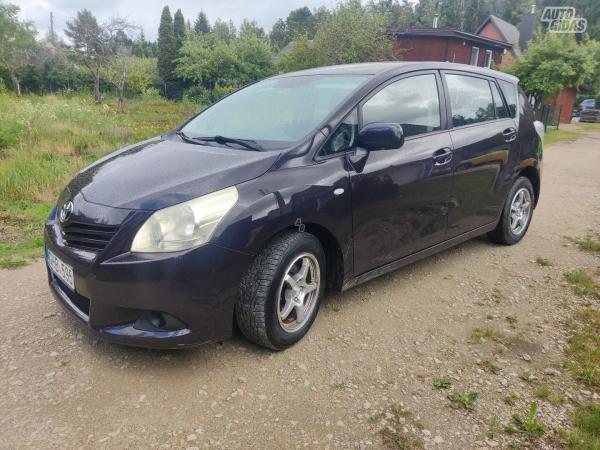 Toyota Verso 2010 in Siauliai, with an engine capacity of 2.00 L and mileage of 350 thousand km for 2900 €, photo 8 on AUTOMOTO.COM.LV