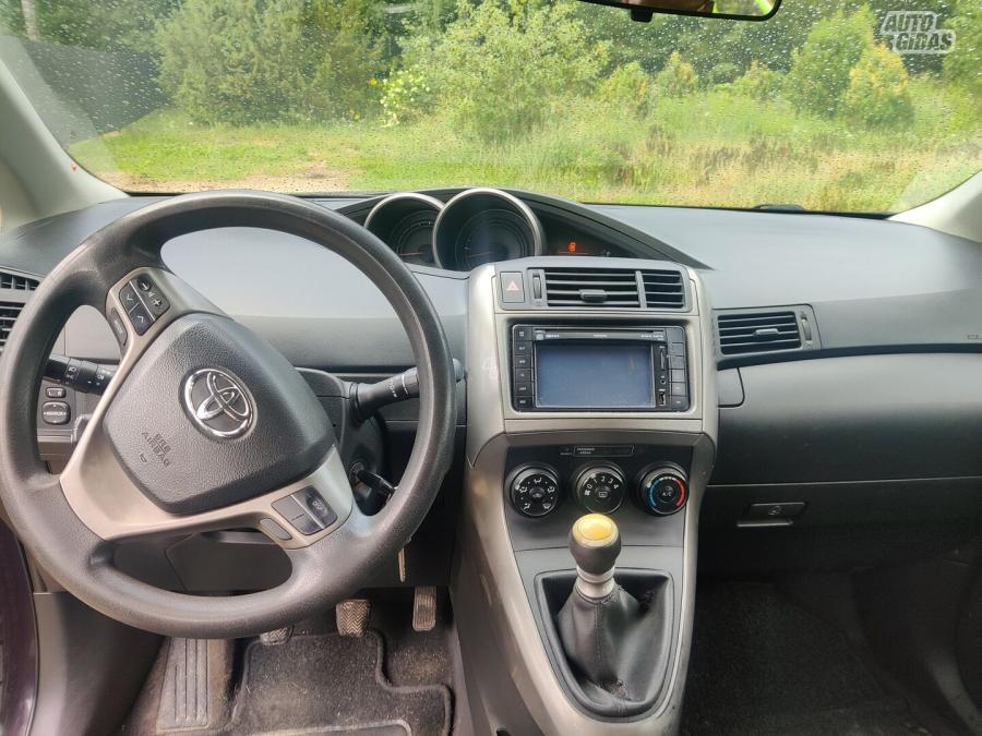 Toyota Verso 2010 Šauļi, ar dzinēja tilpumu 2.00 L un nobraukumu 350 tūkst. km par 2900 €, foto 10 vietnē AUTOMOTO.COM.LV