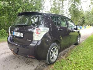 Toyota Verso 2010 in Siauliai, with an engine capacity of 2.00 L and mileage of 350 thousand km for 2850 €, photo 4 on AUTOMOTO.COM.LV