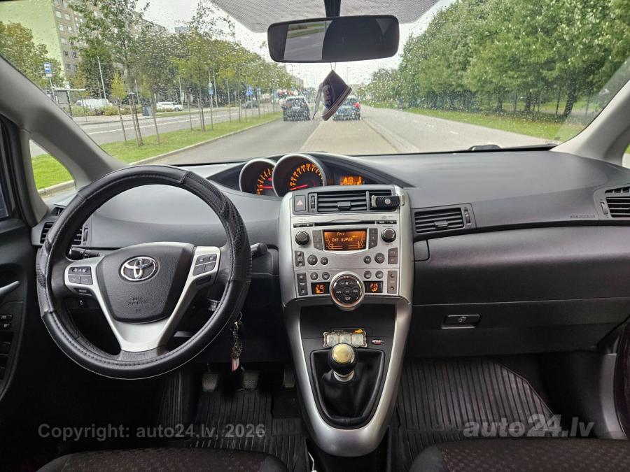 Тойота Версо 2010 в Таллин, объемом двигателя 1.60 л и пробегом 151 тыс. км за 5500 €, фото 8 на AUTOMOTO.COM.LV