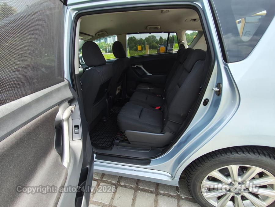 Toyota Verso 2011 Tallina, ar dzinēja tilpumu 2.20 L un nobraukumu 443 tūkst. km par 2600 €, foto 7 vietnē AUTOMOTO.COM.LV
