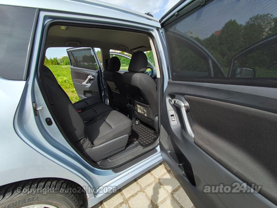 Toyota Verso 2011 Tallina, ar dzinēja tilpumu 2.20 L un nobraukumu 443 tūkst. km par 2600 €, foto 9 vietnē AUTOMOTO.COM.LV