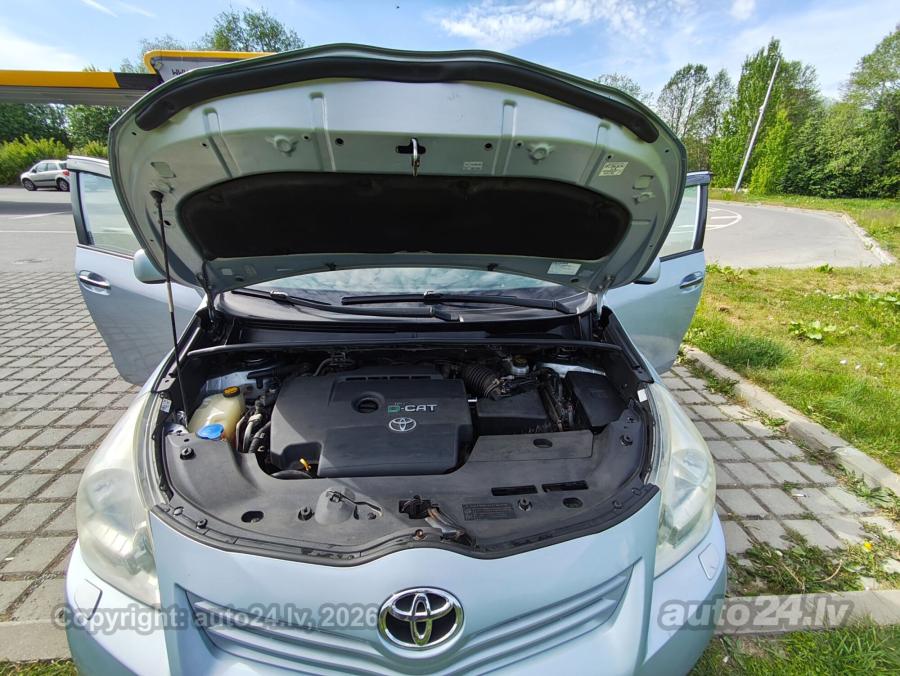 Toyota Verso 2011 Tallina, ar dzinēja tilpumu 2.20 L un nobraukumu 443 tūkst. km par 2600 €, foto 11 vietnē AUTOMOTO.COM.LV