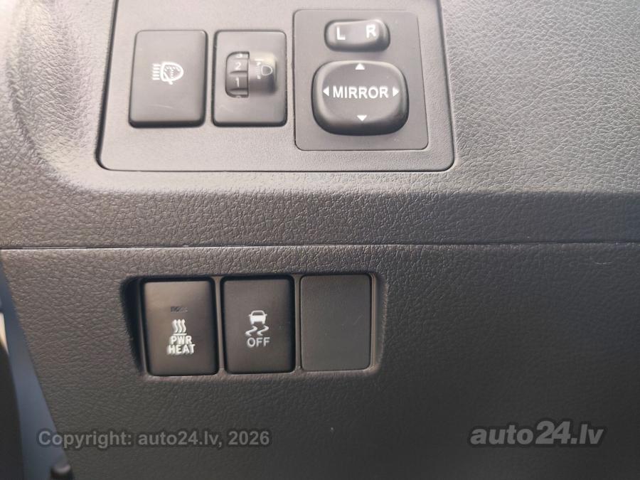 Toyota Verso 2011 Tallina, ar dzinēja tilpumu 2.20 L un nobraukumu 443 tūkst. km par 2600 €, foto 14 vietnē AUTOMOTO.COM.LV