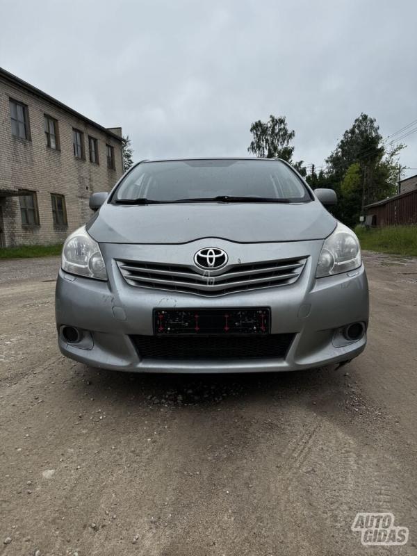 Toyota Verso 2011 Biržai, ar dzinēja tilpumu 2.00 L un nobraukumu 250 tūkst. km par 2200 €, foto 1 vietnē AUTOMOTO.COM.LV
