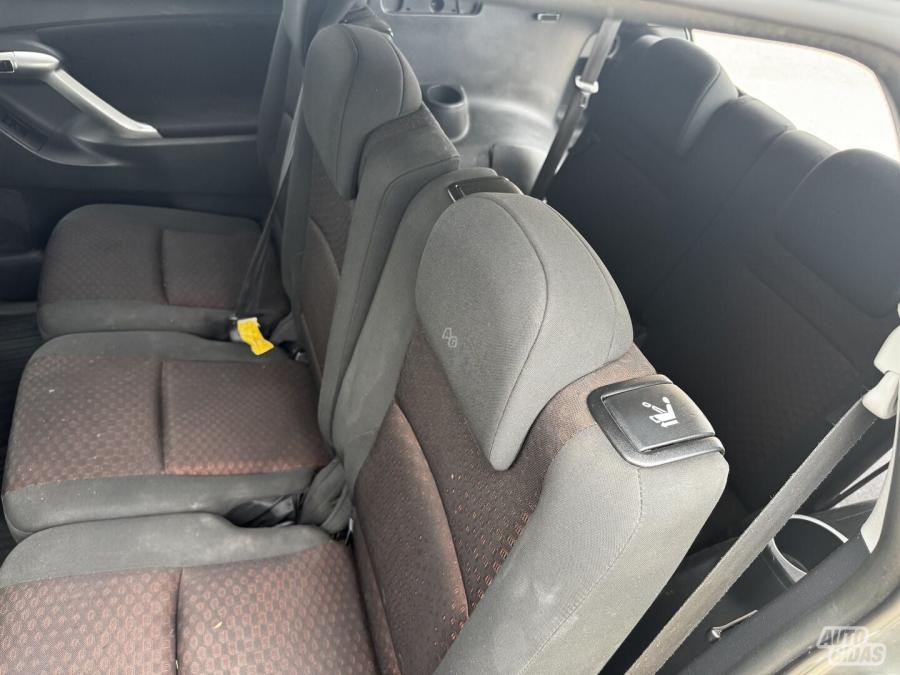 Toyota Verso 2011 Biržai, ar dzinēja tilpumu 2.00 L un nobraukumu 250 tūkst. km par 2200 €, foto 9 vietnē AUTOMOTO.COM.LV