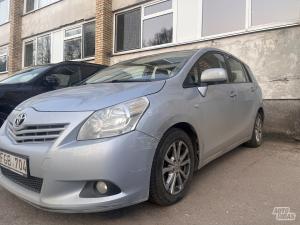 Toyota Verso 2011 Viļņa, ar dzinēja tilpumu 2.00 L un nobraukumu 323 tūkst. km par 1800 €, foto 3 vietnē AUTOMOTO.COM.LV