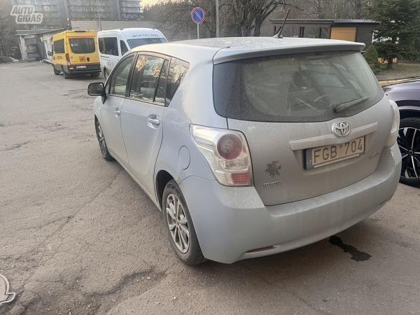 Toyota Verso 2011 Viļņa, ar dzinēja tilpumu 2.00 L un nobraukumu 323 tūkst. km par 1800 €, foto 5 vietnē AUTOMOTO.COM.LV