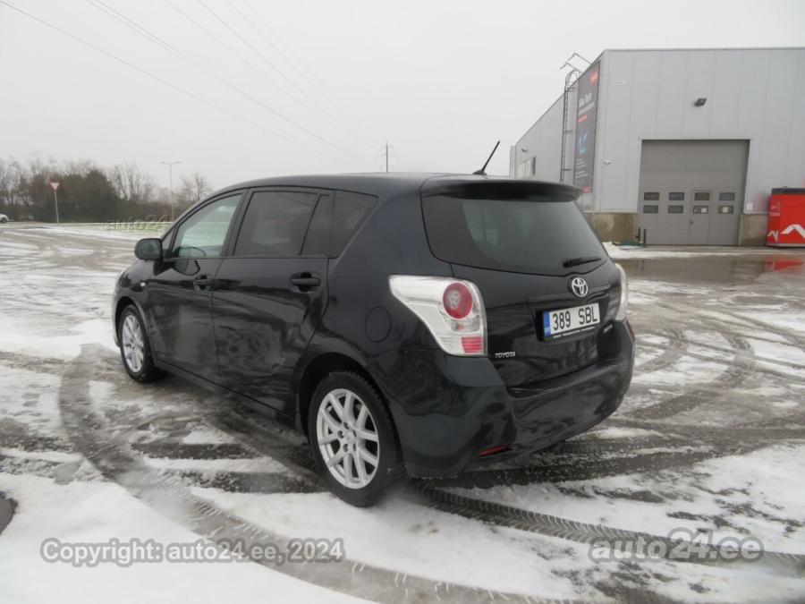 Toyota Verso 2012 in Tartu, with an engine capacity of 2.00 L and mileage of 225 thousand km for 4900 €, photo 3 on AUTOMOTO.COM.LV