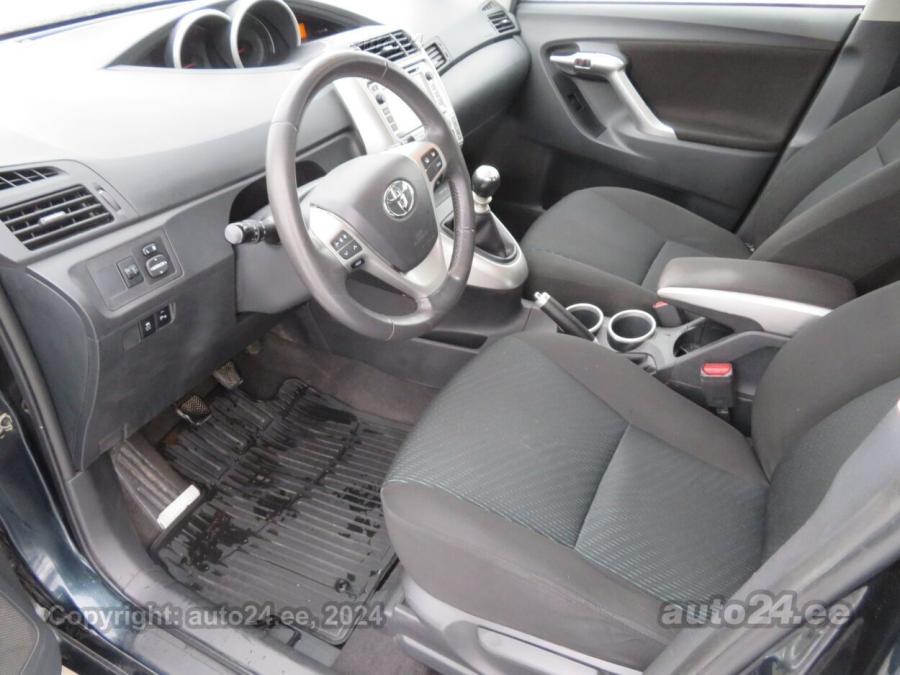 Toyota Verso 2012 in Tartu, with an engine capacity of 2.00 L and mileage of 225 thousand km for 4900 €, photo 9 on AUTOMOTO.COM.LV