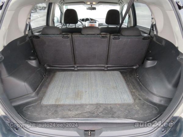 Toyota Verso 2012 in Tartu, with an engine capacity of 2.00 L and mileage of 225 thousand km for 4900 €, photo 11 on AUTOMOTO.COM.LV