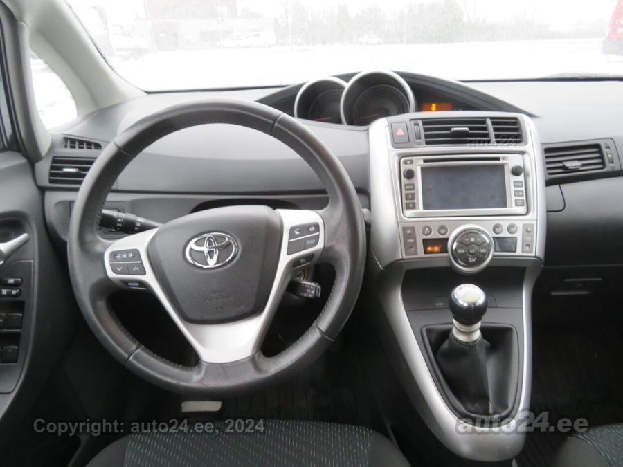 Toyota Verso 2012 in Tartu, with an engine capacity of 2.00 L and mileage of 225 thousand km for 4900 €, photo 12 on AUTOMOTO.COM.LV