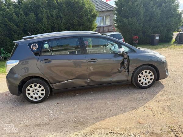 Тойота Версо 2013 в Таураге на AUTOMOTO.COM.LV Тойота Версо 2013 в Таураге, объемом двигателя 2.00 л и пробегом 320 тыс. км за 3200 €, фото 5 на AUTOMOTO.COM.LV