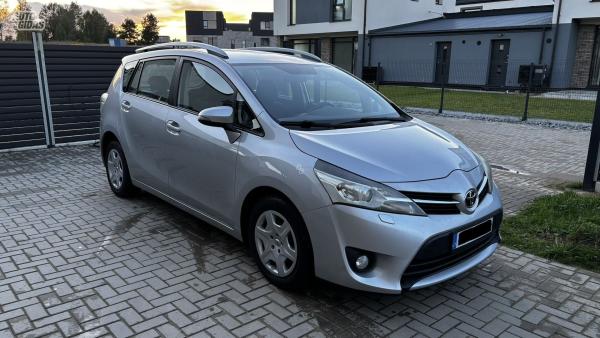 Toyota Verso 2013 Viļņa, ar dzinēja tilpumu 2.00 L un nobraukumu 264 tūkst. km par 5400 €, foto 3 vietnē AUTOMOTO.COM.LV