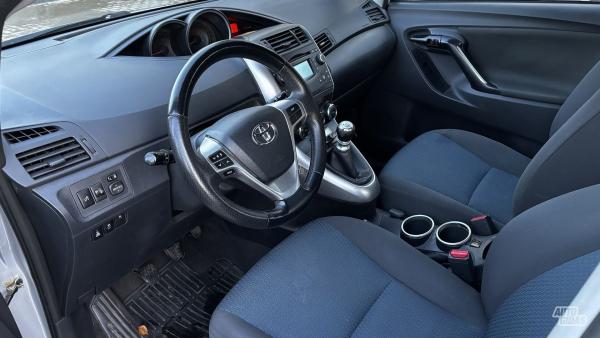 Toyota Verso 2013 Viļņa, ar dzinēja tilpumu 2.00 L un nobraukumu 264 tūkst. km par 5400 €, foto 8 vietnē AUTOMOTO.COM.LV
