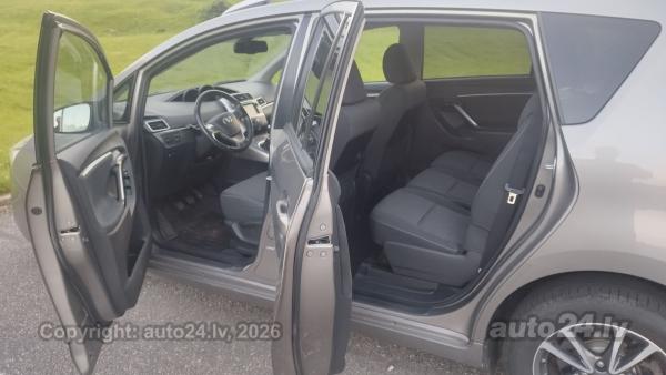 Toyota Verso 2014 Tallina, ar dzinēja tilpumu 1.60 L un nobraukumu 339 tūkst. km par 3990 €, foto 3 vietnē AUTOMOTO.COM.LV