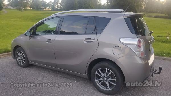 Toyota Verso 2014 Tallina, ar dzinēja tilpumu 1.60 L un nobraukumu 339 tūkst. km par 3990 €, foto 7 vietnē AUTOMOTO.COM.LV