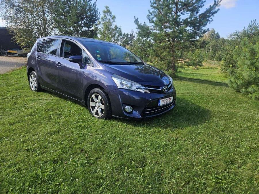 Violets Toyota Verso 2015 Viļņa, ar dzinēja tilpumu 1.60 L un nobraukumu 271 tūkst. km par 4900 €, foto 1 vietnē AUTOMOTO.COM.LV