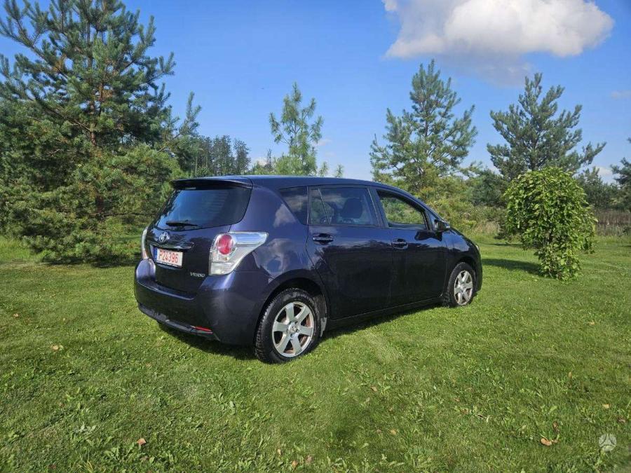 Violets Toyota Verso 2015 Viļņa, ar dzinēja tilpumu 1.60 L un nobraukumu 271 tūkst. km par 4900 €, foto 7 vietnē AUTOMOTO.COM.LV