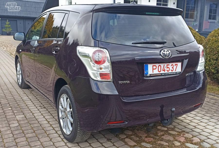 Violets Toyota Verso 2010 Telšiai, ar dzinēja tilpumu 2.20 L un nobraukumu 239 tūkst. km par 3950 €, foto 7 vietnē AUTOMOTO.COM.LV