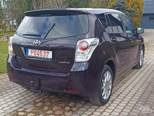 Violets Toyota Verso 2010 Telšiai, ar dzinēja tilpumu 2.20 L un nobraukumu 239 tūkst. km par 3950 €, foto 8 vietnē AUTOMOTO.COM.LV