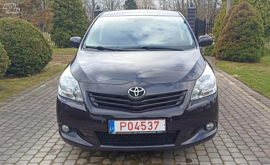 Violets Toyota Verso 2010 Telšiai, ar dzinēja tilpumu 2.20 L un nobraukumu 239 tūkst. km par 3950 €, foto 13 vietnē AUTOMOTO.COM.LV