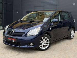 Violets Toyota Verso 2010 Viļņa, ar dzinēja tilpumu 2.23 L un nobraukumu 176 tūkst. km par 5999 €, foto  vietnē AUTOMOTO.COM.LV