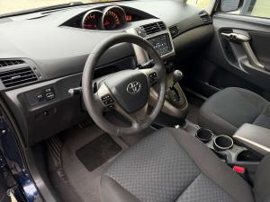 Violets Toyota Verso 2010 Viļņa, ar dzinēja tilpumu 2.23 L un nobraukumu 176 tūkst. km par 5999 €, foto 10 vietnē AUTOMOTO.COM.LV