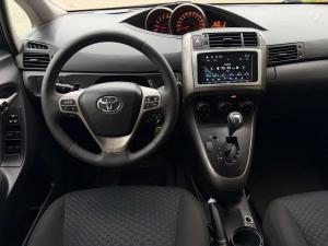 Violets Toyota Verso 2010 Viļņa, ar dzinēja tilpumu 2.23 L un nobraukumu 176 tūkst. km par 5999 €, foto 11 vietnē AUTOMOTO.COM.LV
