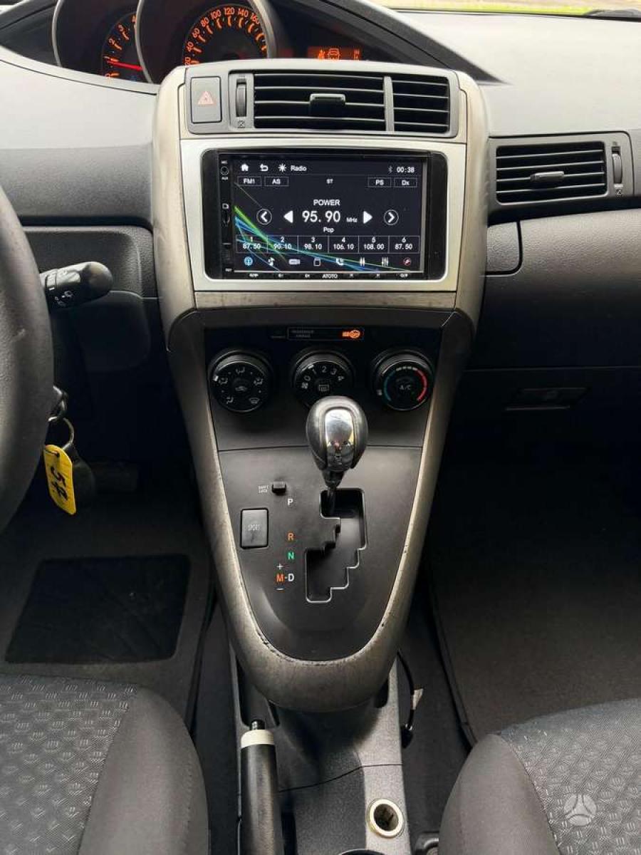 Violets Toyota Verso 2010 Viļņa, ar dzinēja tilpumu 2.23 L un nobraukumu 176 tūkst. km par 5999 €, foto 12 vietnē AUTOMOTO.COM.LV