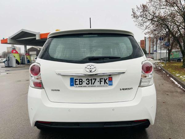 White Toyota Verso 2017 in Kaunas, with an engine capacity of 1.60 L and mileage of 218 thousand km for 7550 €, photo 8 on AUTOMOTO.COM.LV