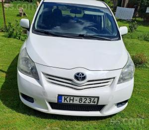 White Toyota Verso 2011 in Jekabpils, with an engine capacity of 2.00 L and mileage of 265 thousand km for 2700 €, photo  on AUTOMOTO.COM.LV