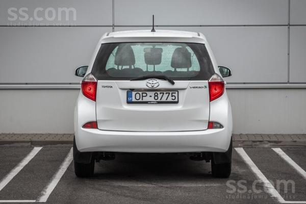 White Toyota Verso 2013 in Riga, with an engine capacity of 1.30 L and mileage of 193 thousand km for 5500 €, photo 5 on AUTOMOTO.COM.LV