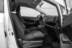 White Toyota Verso 2013 in Riga, with an engine capacity of 1.30 L and mileage of 193 thousand km for 5500 €, photo 12 on AUTOMOTO.COM.LV