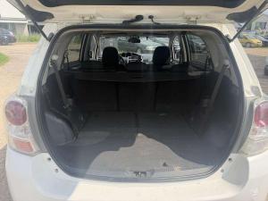 White Toyota Verso 2014 in Vilnius, with an engine capacity of 2.00 L and mileage of 255 thousand km for 4500 €, photo 9 on AUTOMOTO.COM.LV