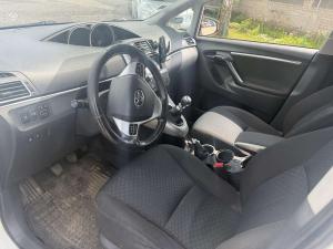 White Toyota Verso 2014 in Vilnius, with an engine capacity of 2.00 L and mileage of 255 thousand km for 4500 €, photo 11 on AUTOMOTO.COM.LV
