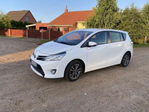 White Toyota Verso 2014 in Telschi, with an engine capacity of 1.60 L and mileage of 220 thousand km for 4690 €, photo  on AUTOMOTO.COM.LV